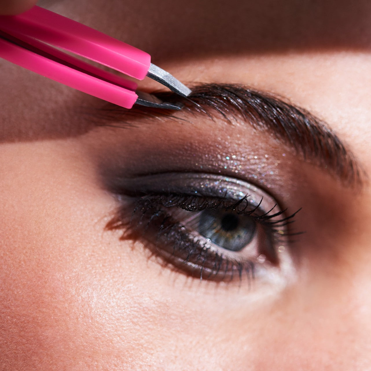 Tweezers for Eye Brows: Choose Your Best Match | Secret Service Beauty